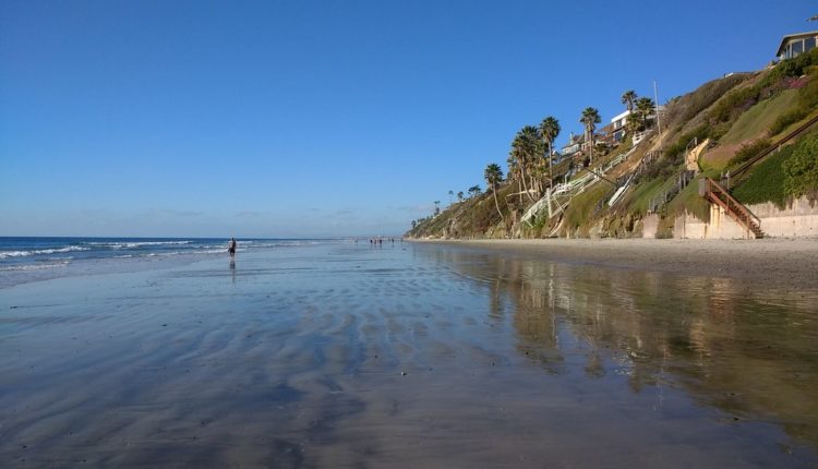 Solana Beach Water Temperature: Forecasts & current water temp