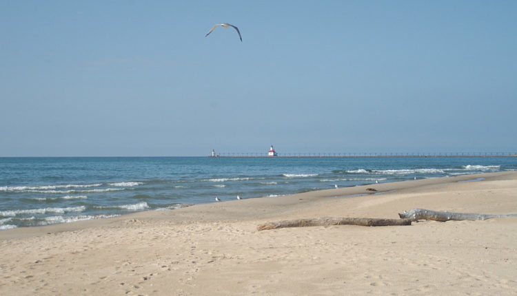 Benton Harbor Water Temperature: Forecasts & current water temp