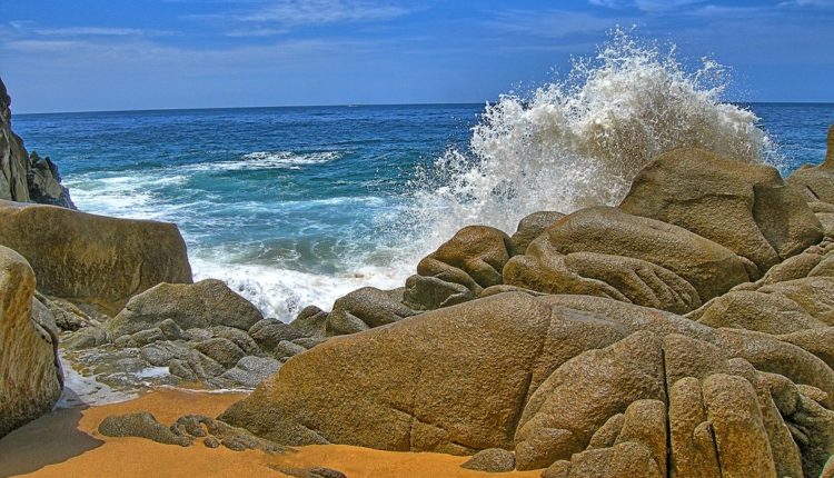 Cabo San Lucas Water Temperature: Forecasts & current water temp